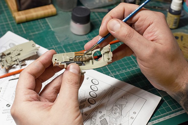 Best Miniature Primer - The Best Model Primer for Painting Miniatures