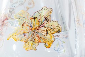 Best Markers for Glass - A Guide to Decorative Writing on Glass